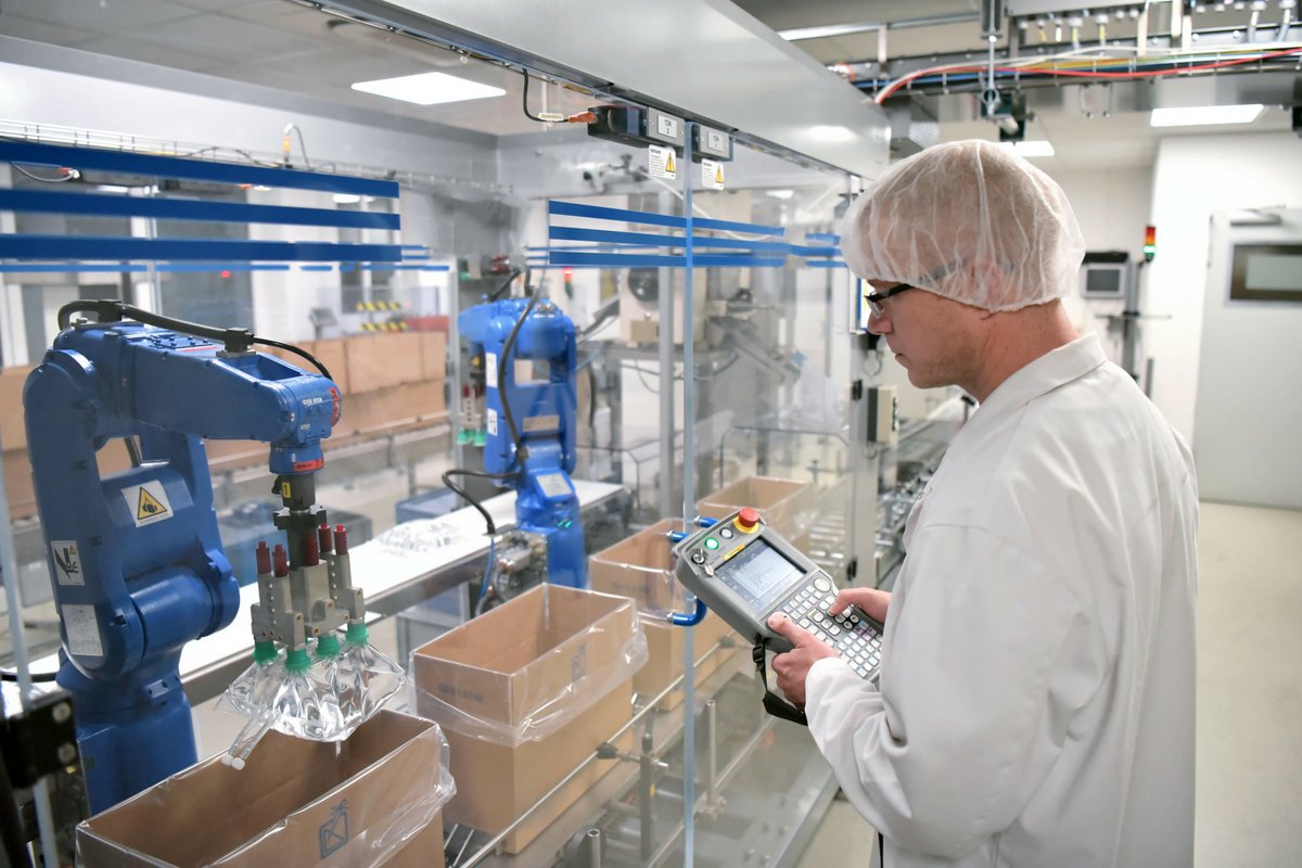 Robots vs People – The future of Pharmaceutical Engineering | Fabtech